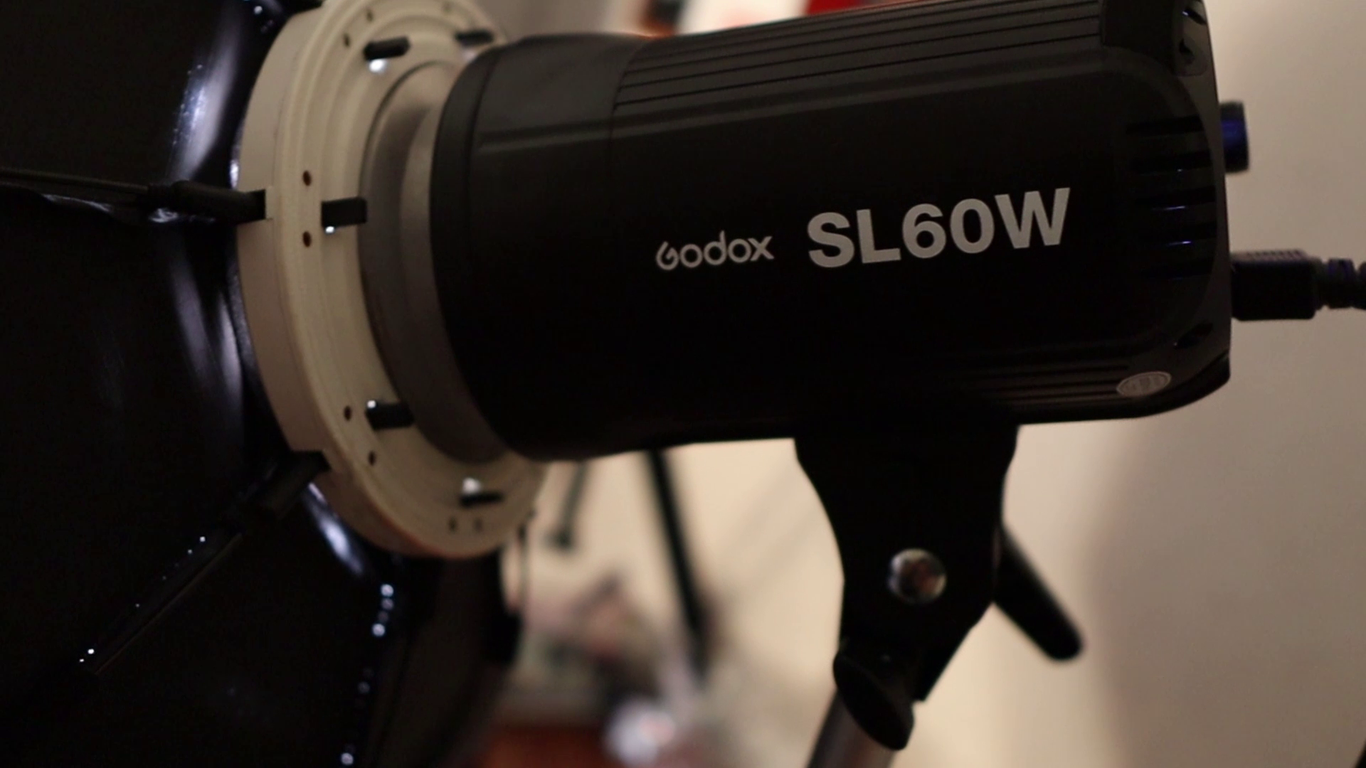 Godox SL60W Unboxing and the First Impression